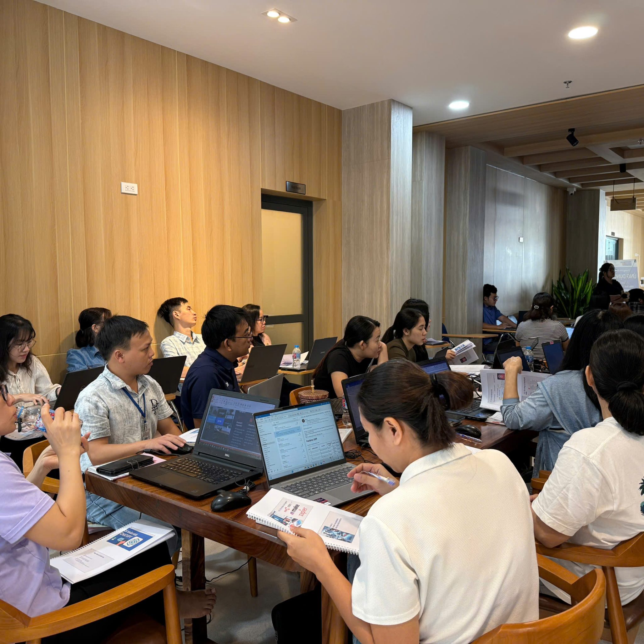 Tin khai giảng tiếp nối tin khai giảng của FRTC B2B đầu năm 2026: FSB x ...